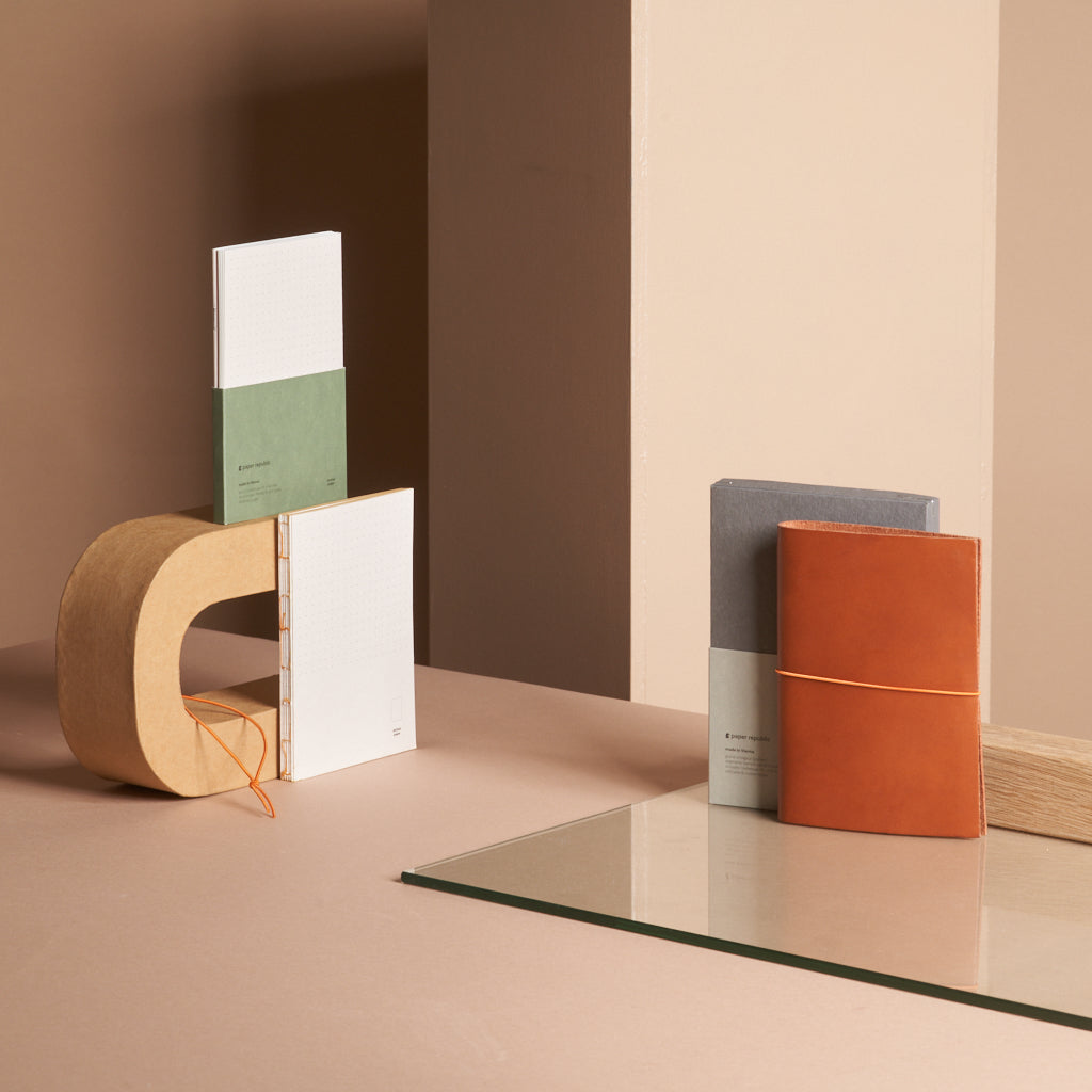 Premium Leather Dotted Notebook Bundle – Refillable Journal Set – paper ...